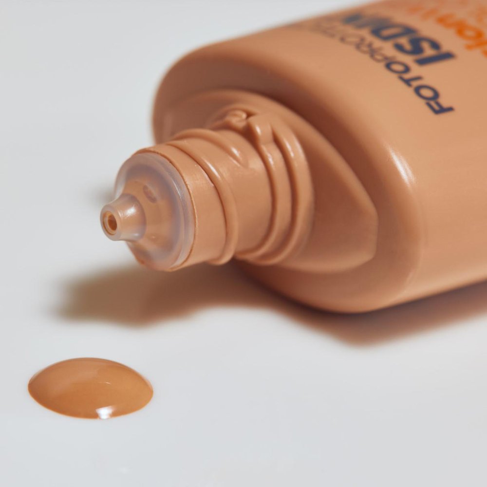 Protetor Solar Facial ISDIN Fotoprotector Fusion Water Oil Control Cor Média FPS50 50ml - Farma 22